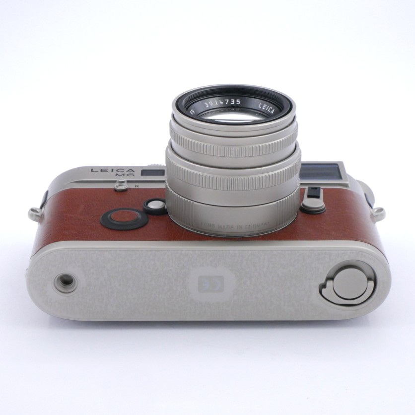 Leica M6 TTL 0,72 + 50mm F/2 Summicron-M Titanium model 10435 Leica M6 TTL 0,72 + 50mm F/2 Summicron-M Titanium model 10435